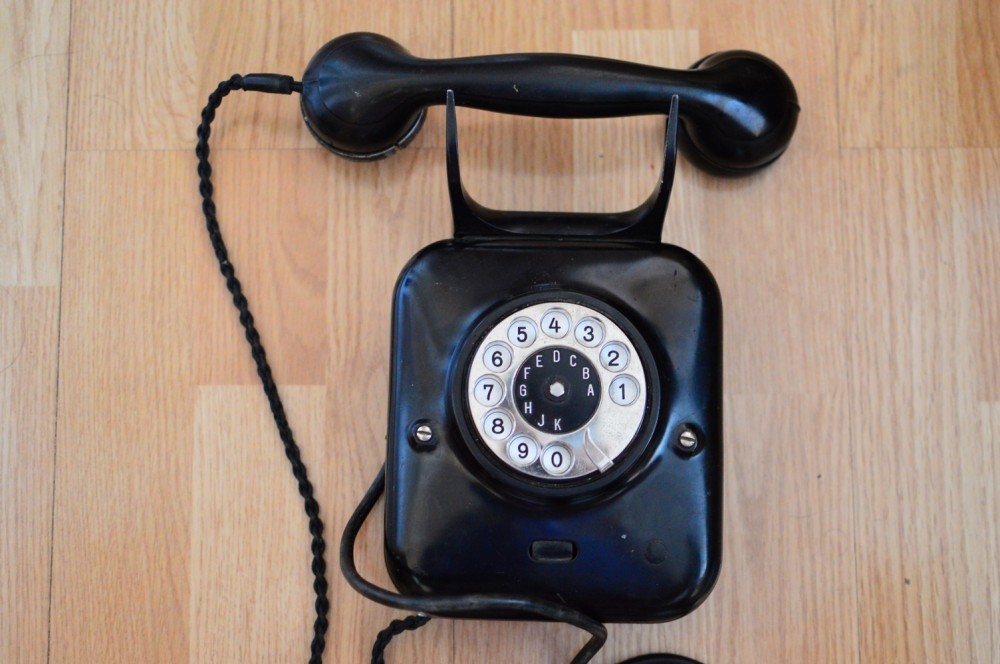 Metal/Fonta - Telefon cu disc, fix, vechi, pentru perete - Okazii ...